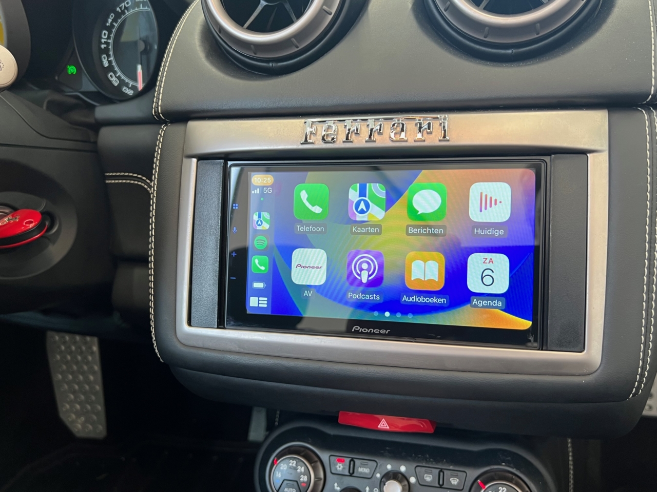 Ferrari California Apple Carplay - Carshop Fortuin